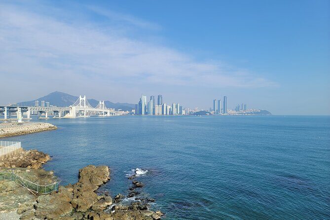 Walk along the coast from Erhutai Park to Wulu Island Park - A Deep Dive into the Coastal Walk