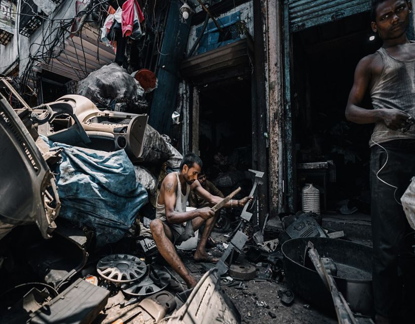 WALKING DHARAVI SLUM TOUR - Engaging with Local Industries and People