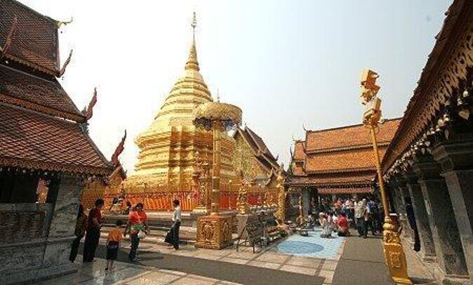 Wat Phra That Doi Suthep spiritual Sunrise Tour with an Ex-monk - Transportation and Group Size