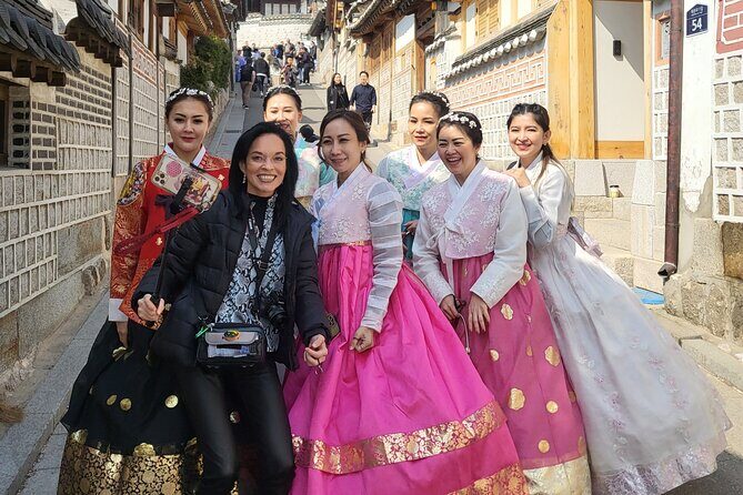 Wearing Hanbok Walking Tour in Bukchon with Liquor Tasting - The Value of the Tour