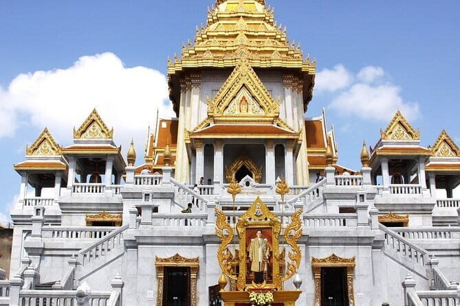 White Temple and Golden Triangle Day Trip from Chiang Mai - Exploring the White Temple and Golden Triangle Day Trip from Chiang Mai