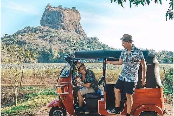 Wildlife safari at Minneriya National Park - The Experience from Travelers’ Perspectives