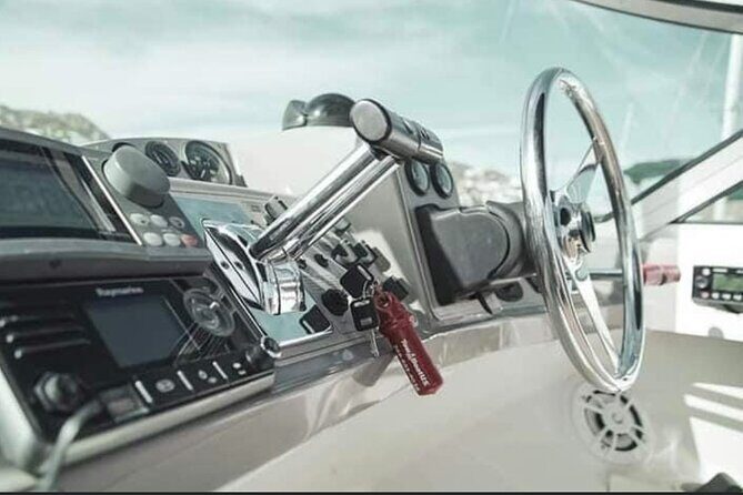 Yacht Carver - Luxury Private Yacht Tour - Who Will Love This Tour?