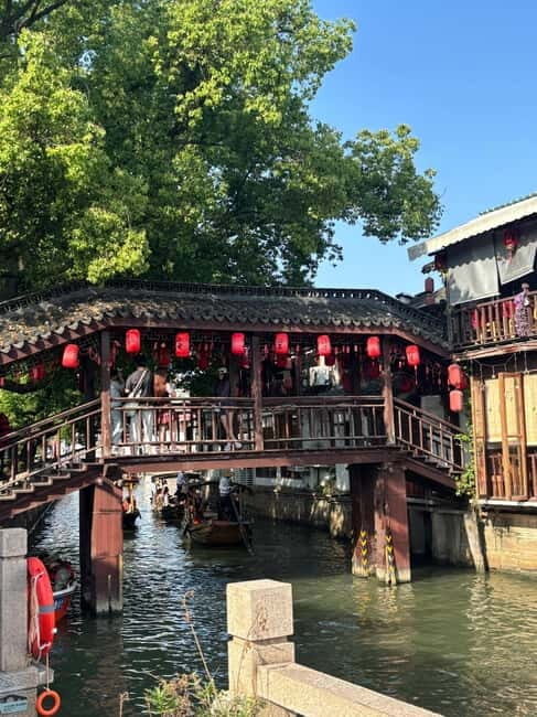Zhujiajiao Water Town & Shanghai Highlights Day Tour - Customizable Itinerary and City Landmarks