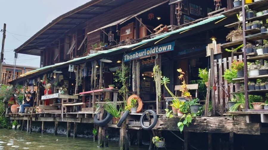 1 Hr Private Bangkok Canal Boat Tour: Traditional Flat Boat - Who Should Consider This Tour?