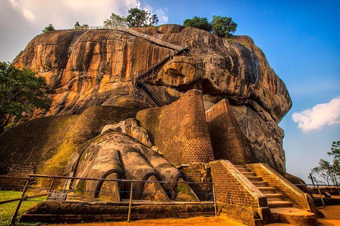 4 Days 3 Nights explore sri Lanka with holiday walkers sri Lanka - Why Choose This Tour?