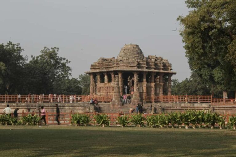 Ahmedabad: Patan & Modhera Guided Tour - The Itinerary in Detail
