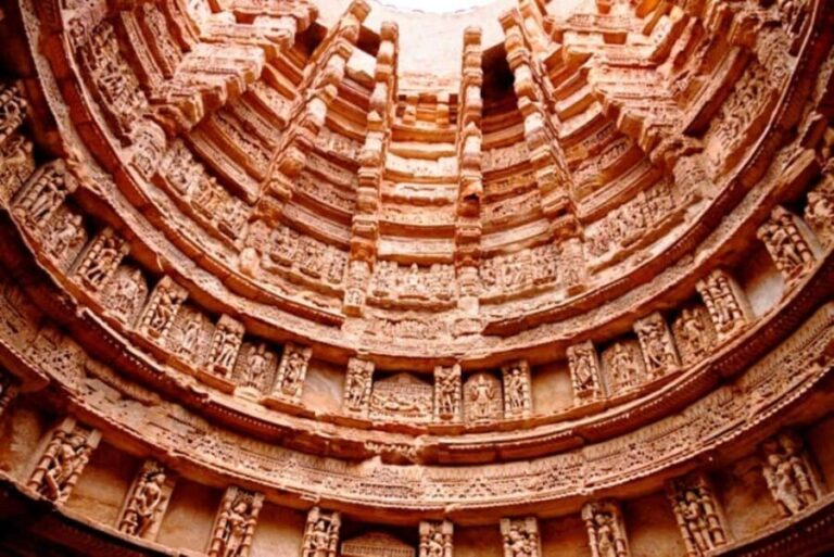 Ahmedabad: Sun Temple of Modhera & Queen's Stepwell Day Trip - Exploring Rani ki Vav — Queen’s Step Well
