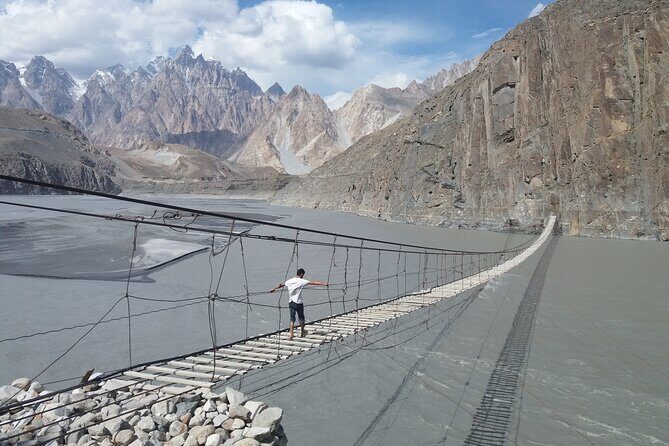 Al Inclusive 10 Days Luxury Tour to Skardu and Hunza Valley - Flying Into Skardu: Gateway to the Mountains