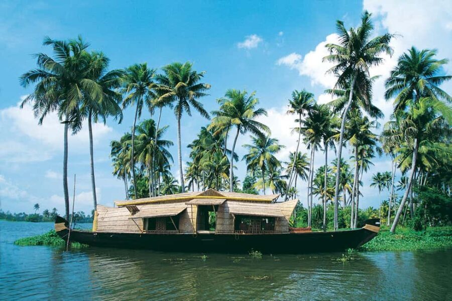 Amazing Munnar Alleppey Tour 4D/3N - Analyzing the Value