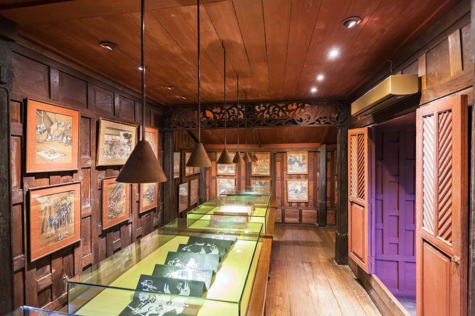 Bangkok Tuk Tuk Walk & Temple Tour With Wat Pho, Arun & Traimit - Practical Details: What the Tour Means for You