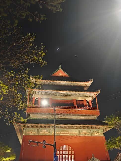 Beijing: Tiananmen Square and Houhai Night Walking Tour - The Breakdown of the Itinerary