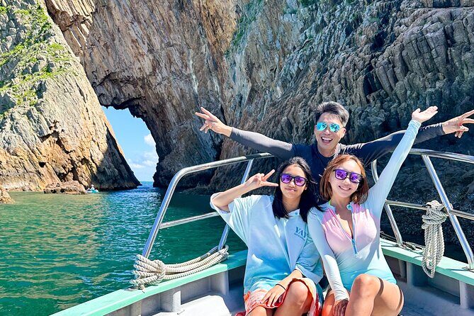 Boat Tour Through Four Sea Arches in Sai Kung, Hong Kong Geopark - Experience and Value: What to Expect