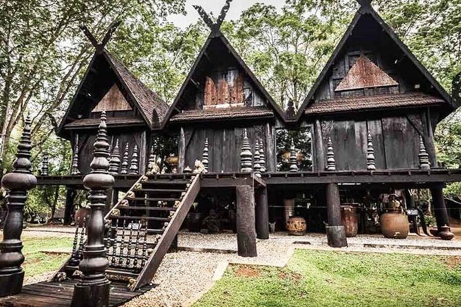 Chiang Rai White and Black and Blue Temple - Who Is This Tour Best Suited For?