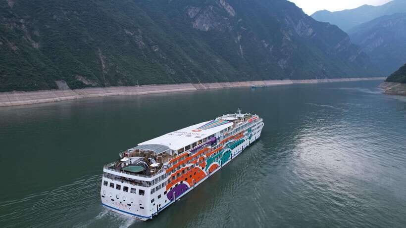 Chongqing: All Inclusive Yangtze Miracle Luxury 4D3N Cruise - Who Will Love This Cruise?
