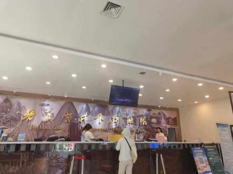 Datong: Yungang Grottoes and Jinhua Palace 2-Day Tour - Day 2: Architectural Wonder and Spiritual Heights