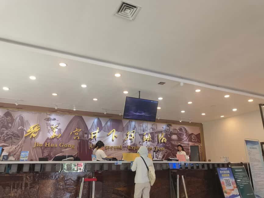 Datong: Yungang Grottoes and Jinhua Palace 2-Day Tour - Day 2: Architectural Wonder and Spiritual Heights