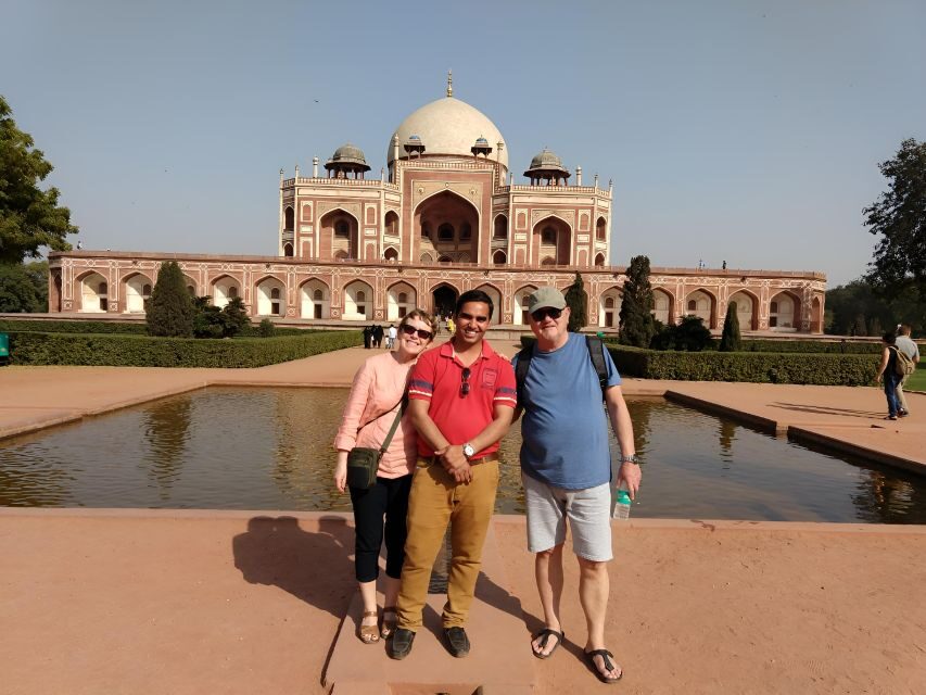 Delhi: Old Delhi and New Delhi Private Tour - The Itinerary Breakdown: How the Day Unfolds