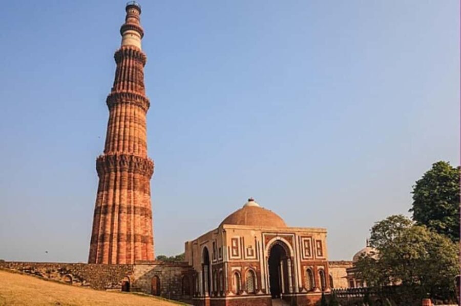 Delhi One-Day Sightseeing Tour: Forts, Temples & Bazaars - Who Should Consider This Tour?