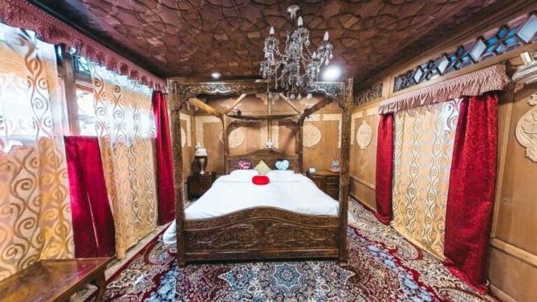 Essence of Kashmir 5 days 4 Night Accommodation With Tours - The Experience in Detail