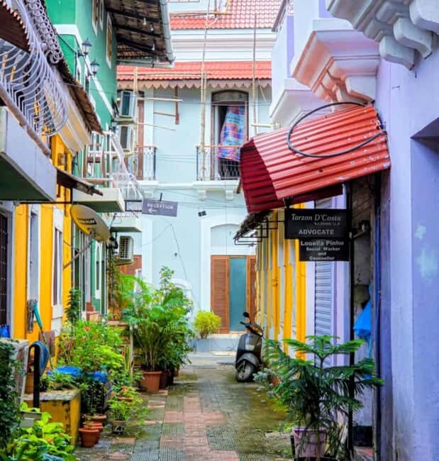 Fontainhas Secrets: Private Walk with Goan Feni Tasting - Key Points