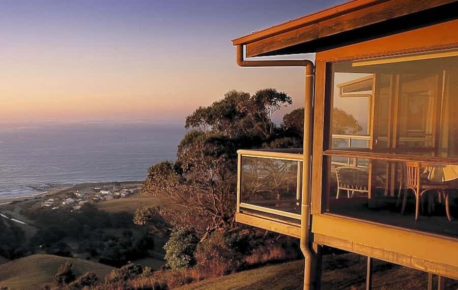 From Adelaide: 3-Day Trip to Melbourne with Wine Tasting - Day Two: From Lakes to Coast to the Iconic Great Ocean Road