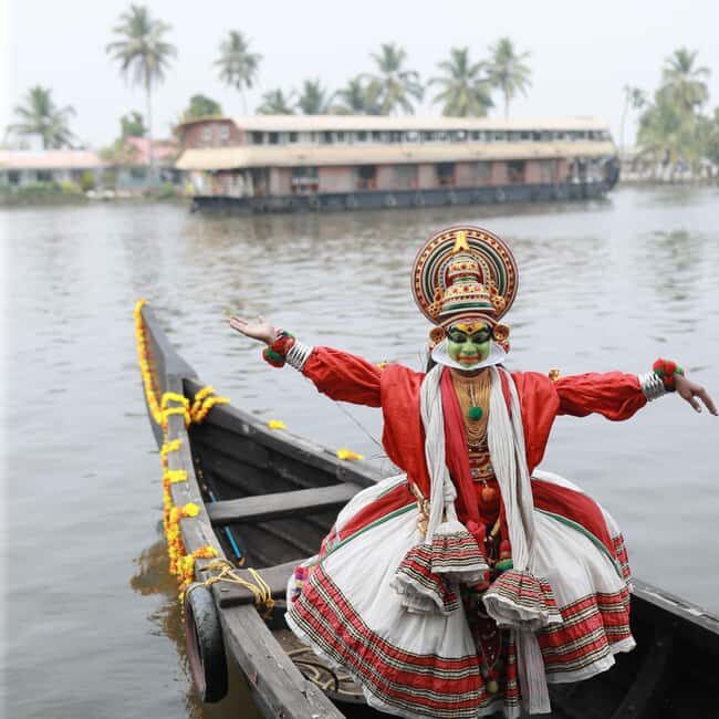 From Cochin: Alleppey Houseboat Day Tour with Lunch - Analyzing the Value