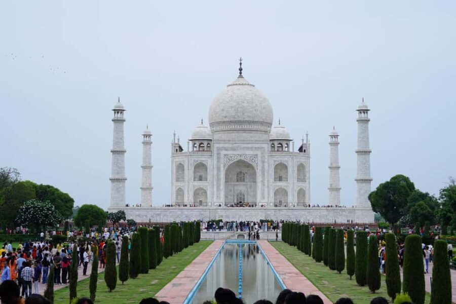 From Delhi: Agra Overnight Taj Mahal with Varanasi Tour - What Makes This Tour Valuable?