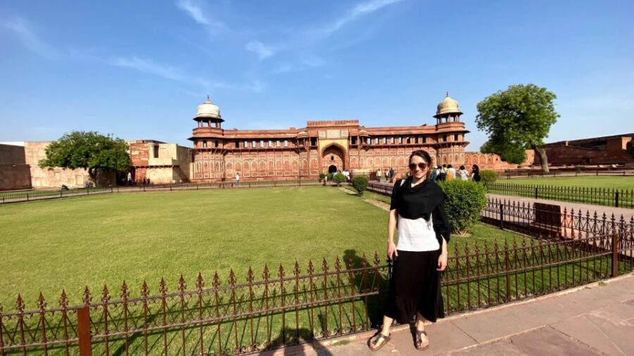 From Delhi: All-Inclusive Taj Mahal Tour by Gatimaan Express - An In-Depth Look at the Experience