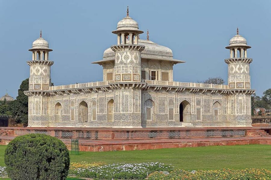 From New Delhi: Private Layover Taj Mahal Day Tour by AC Car - Why This Tour Offers Great Value