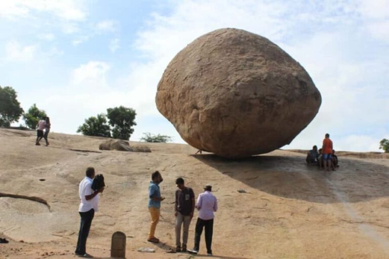 From Pondicherry: Day Tour to Mahabalipuram and Kanchipuram - Transitioning to Kanchipuram: A Spiritual and Textile Treasure Trove