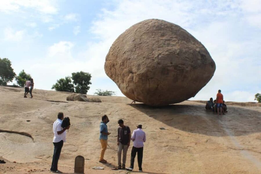 From Pondicherry: Day Tour to Mahabalipuram and Kanchipuram - Transitioning to Kanchipuram: A Spiritual and Textile Treasure Trove