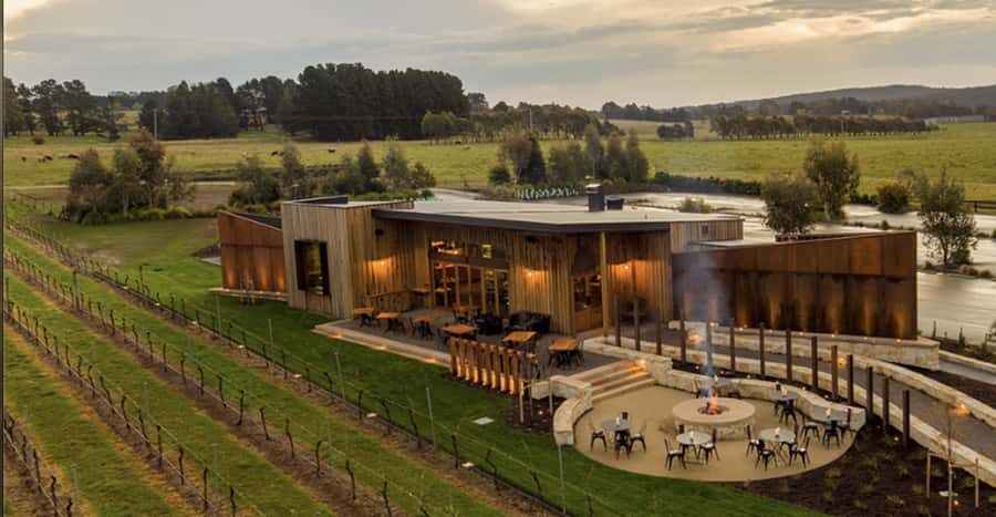 From Sydney: Cool Climate Wineries, Historic Towns, Wildlife - The Experience: Transportation, Guides, and Group Size