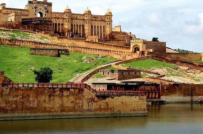 Full Day Sightseeing Jaipur Tour by Car With Guide Include Lunch - Who Should Book This Tour?