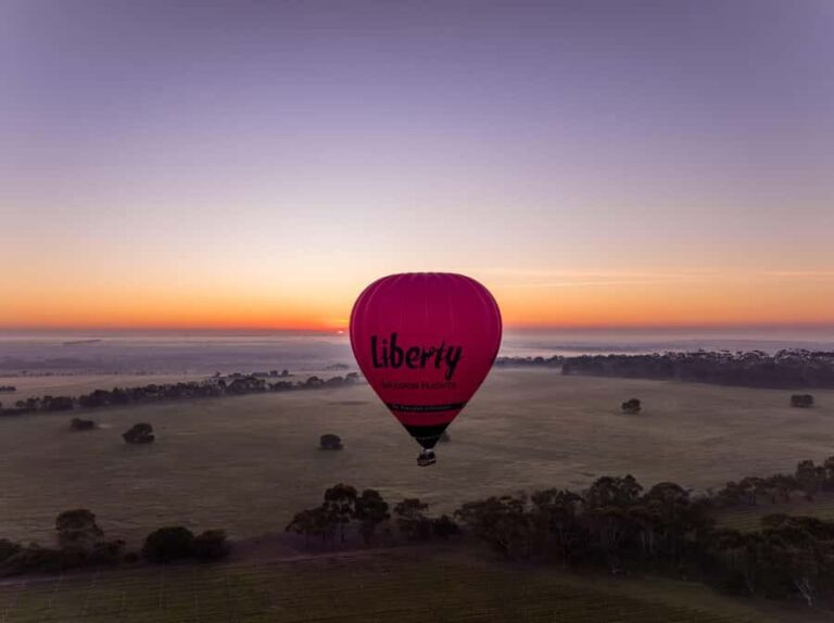 Geelong: Balloon Flight at Sunrise with Breakfast - The Landing and Breakfast