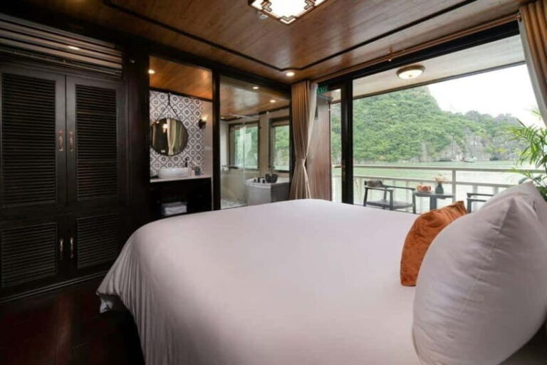 Ha Long Bay Cruise 3D2N with Balcony Cabin, Caves & Island - What Makes This Cruise Stand Out?