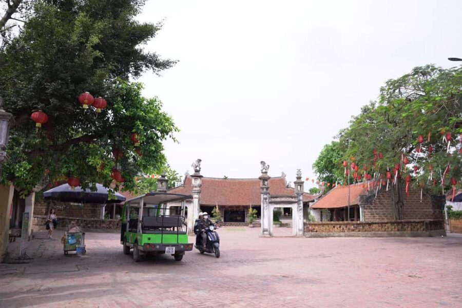 Hanoi: Duong Lam Ancient Village and Son Tay Ancient Citadel - Returning to Hanoi