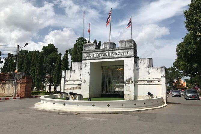 Historic Kanchanaburi:Train, Boat, Skywalk from Bangkok(No Lunch) - Visiting Tham Kra Sae Bridge