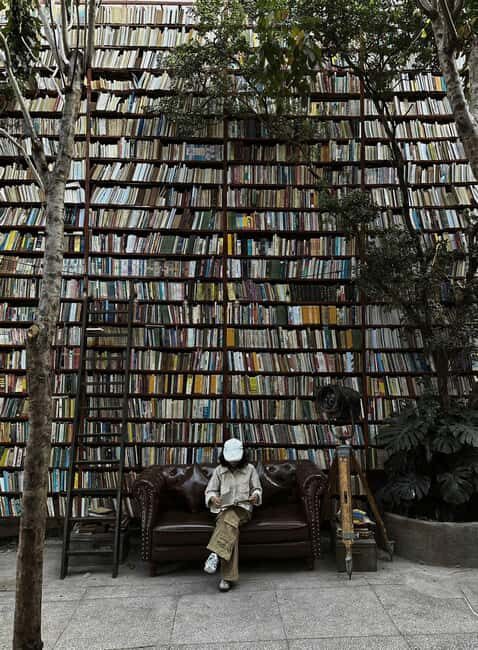 Ho Chi Minh City: Koi Fish Café & Hidden Gems Tour - Detailed Breakdown of the Experience