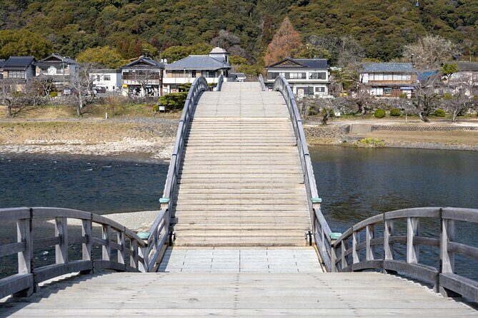 Iwakuni Day Trip from Hiroshima: Private Car to Kintaikyo Bridge - Analyzing the Value