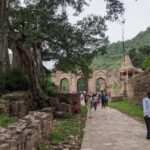 Jaipur: Bhangarh Fort, Chand Baori & Shopping Day Trip - How the Details Add To the Experience