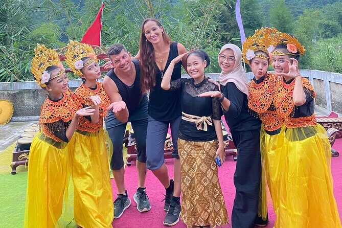 Jakarta Bogor Tour Traditional Performance and Explore Nature - Who Should Consider This Tour?