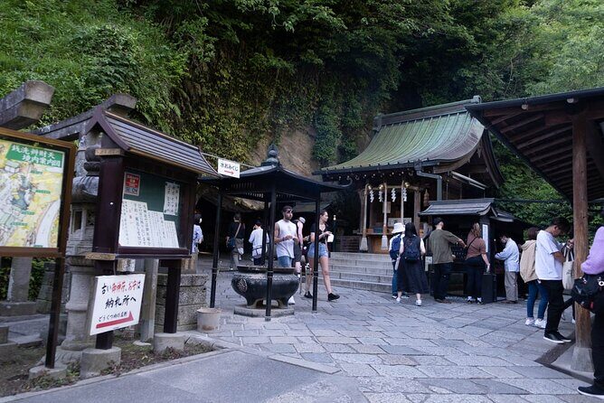 Jeans Kamakura and Enoshima 1 Day Walking Discovery Tour - Authentic Experiences and Practical Tips