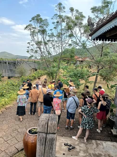 Kampot-Phnom Penh include Pepper farm Tour, Salt field, Lake - Who Should Consider This Tour?