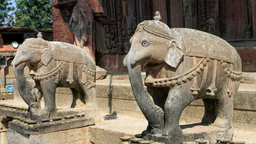 Kathmandu: UNESCO Site Tours with 5+ Cultural Food Testing - Who Is This Tour Best For?