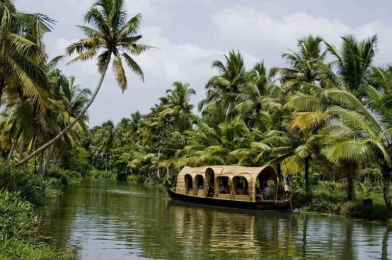Kerala:- 03 Days Alleppey Backwater Houseboat Cruise Tour