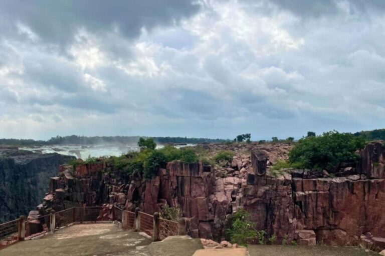 Khajuraho: 3N/4D Khajuraho Temple Tour with Raneh Waterfalls - A Fascinating Light and Sound Show