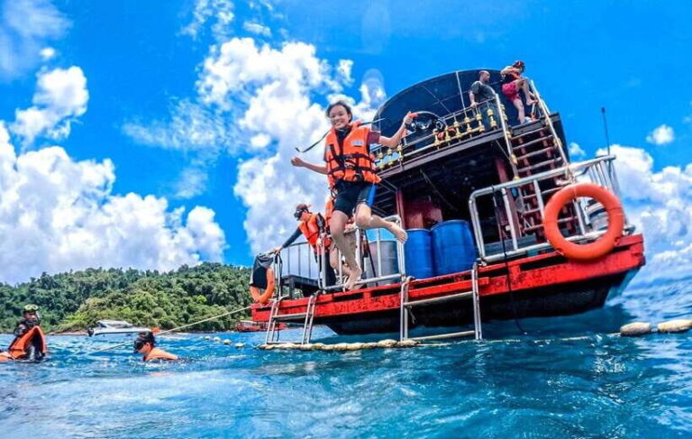 Koh Chang: 3 or 4 Islands Snorkel & Beach Tour by Big Boat - Who Should Consider This Tour?