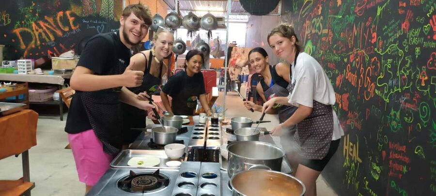 Krabi: Traditional Thai Cooking Class with Local Chef - Why This Experience Excels