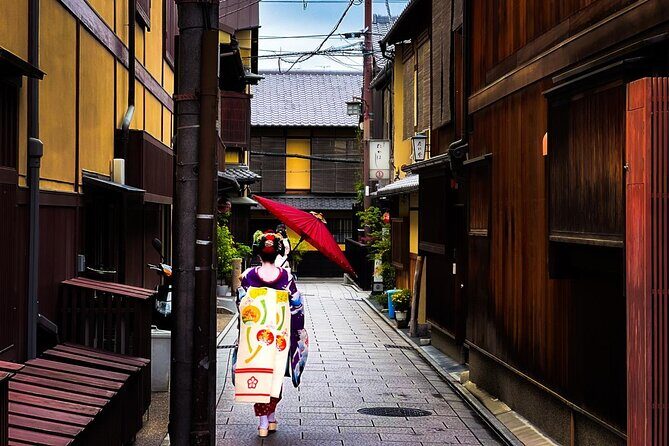 Kyoto: Gion and Geisha District Walking Tour - What It Feels Like as a Traveler